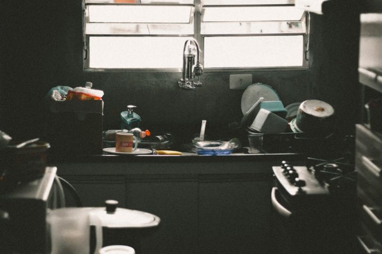 How Many Ppm for Bleach Solution to Sanitize Kitchen Items: Essential ...