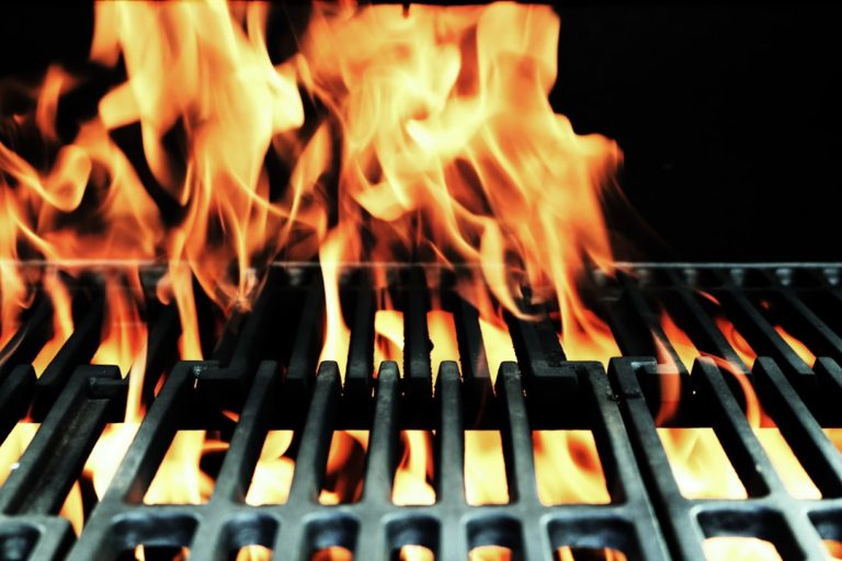How to Use Hell'S Kitchen Grill And Sear Station: Master Grilling Tips ...